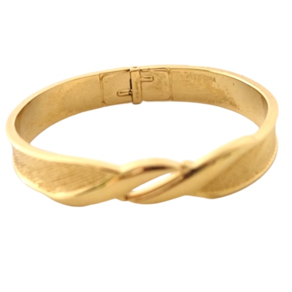 Monet | Jewelry | Vintage 7s Monet Mesh Texture Gold Tone Hinged Bangle ...